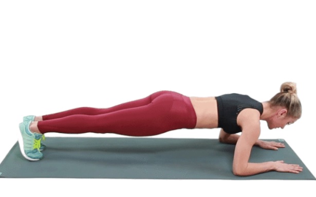 Podívejte, jak úžasný je cvik „prkno“ – jeden z nejjednodušších a ...